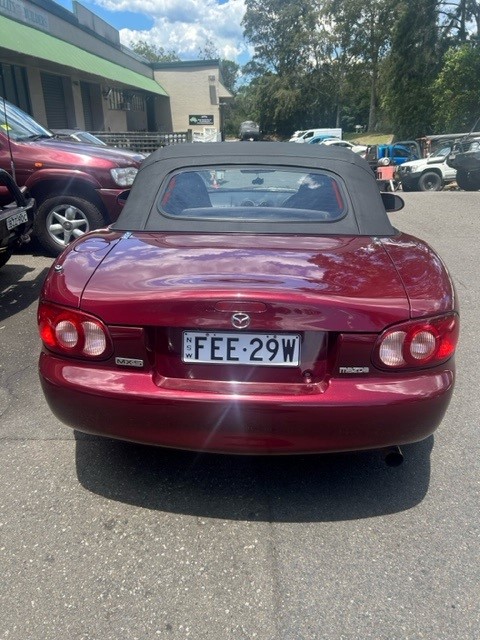 Simone 2158 2003 Mazda MX-5 NB8C 2003 : MX-5 Club of NSW